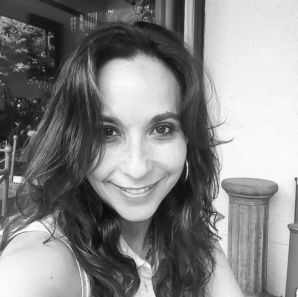 Claudia Arancibia - Facultad de Economía y Negocios