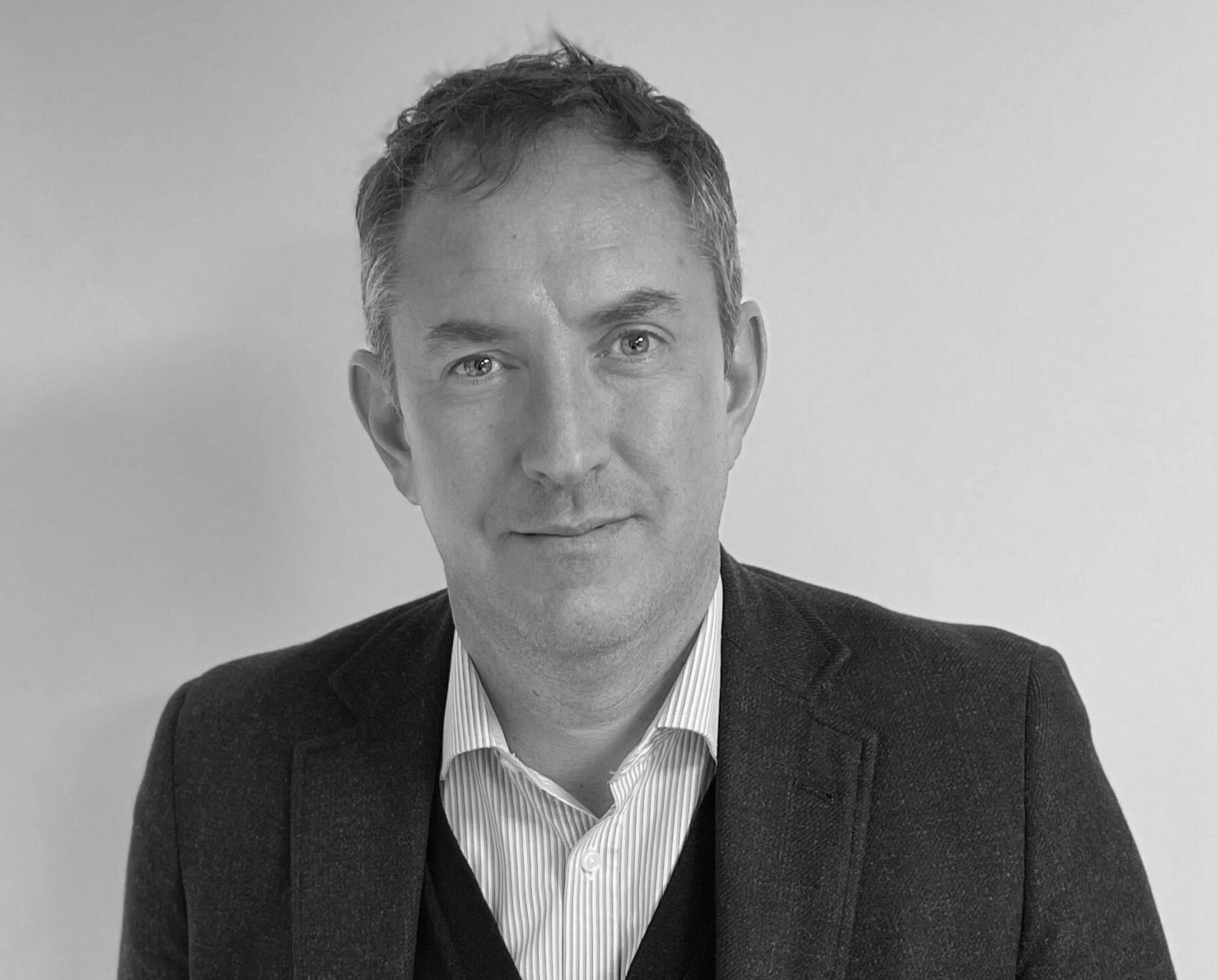 Martín Cook - Facultad de Economía y Negocios