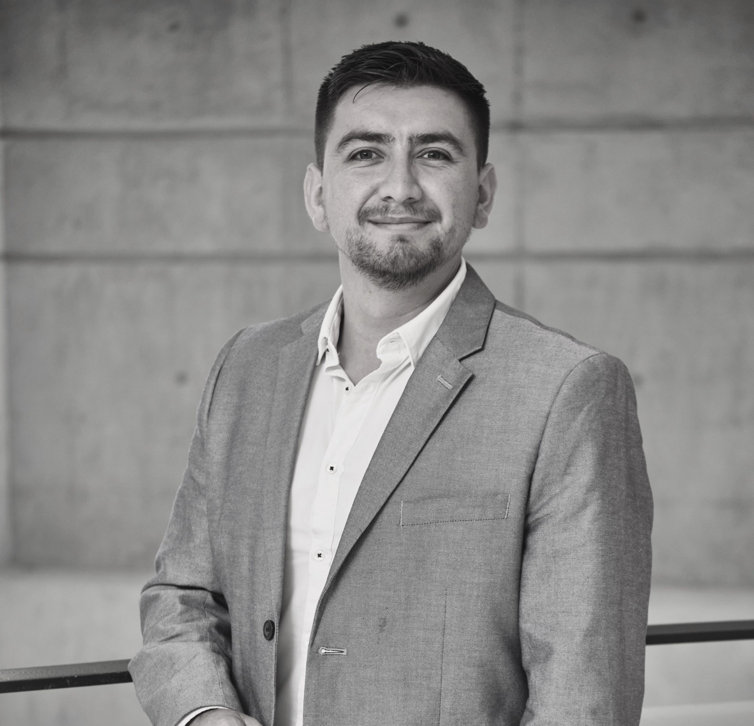 Juan Pablo Lira - Facultad de Economía y Negocios