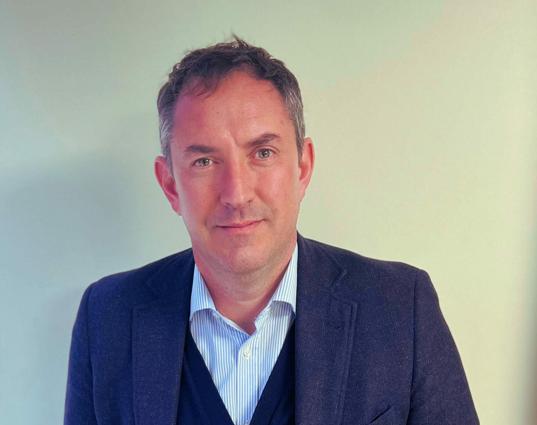 Martín Cook - Facultad de Economía y Negocios