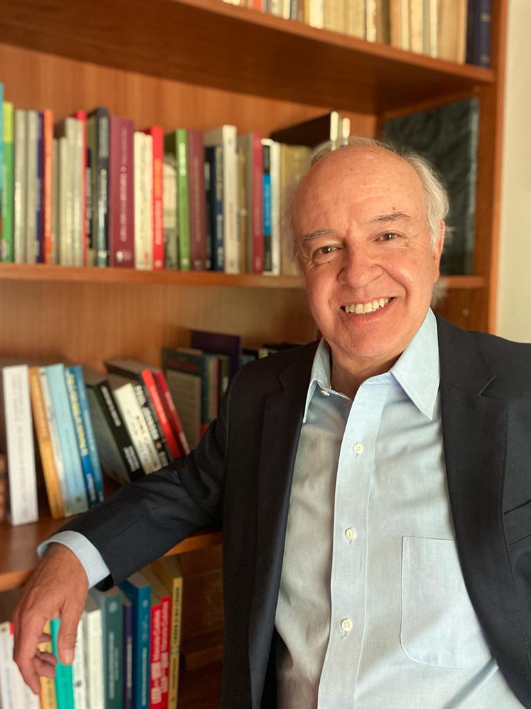 Columna Hernán Cheyre: "¿Ahora sí brotes verdes?" - Facultad de ...