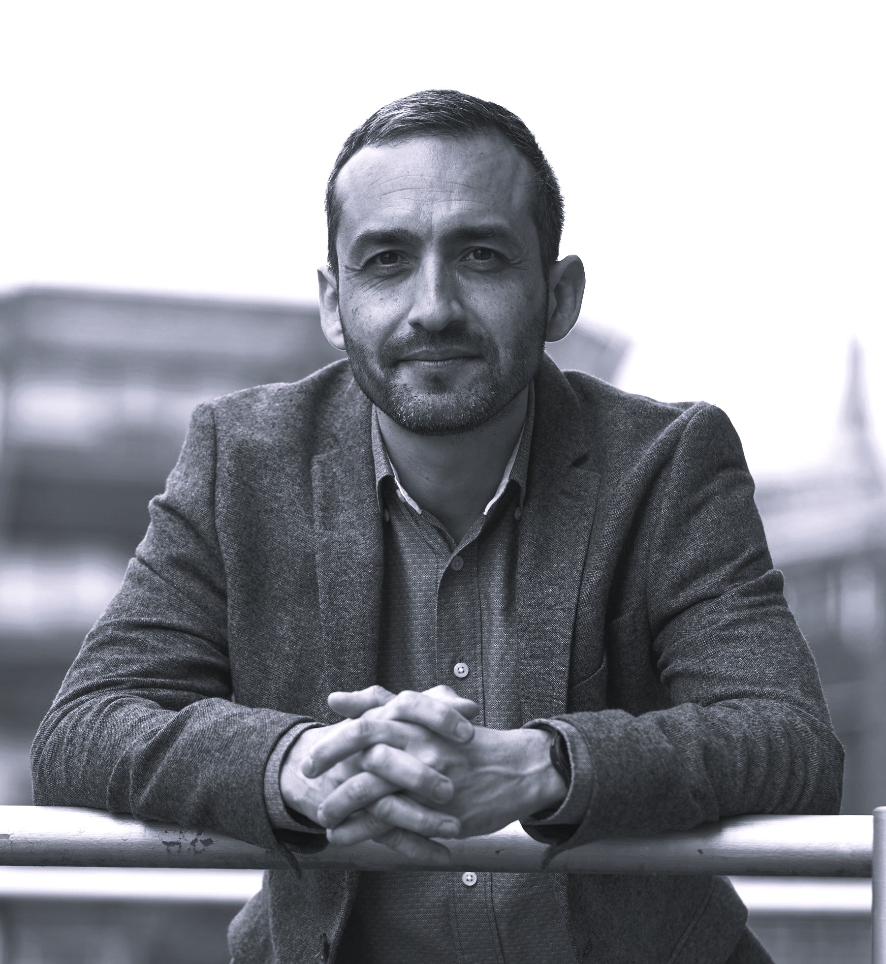 Luis Torres - Facultad de Economía y Negocios